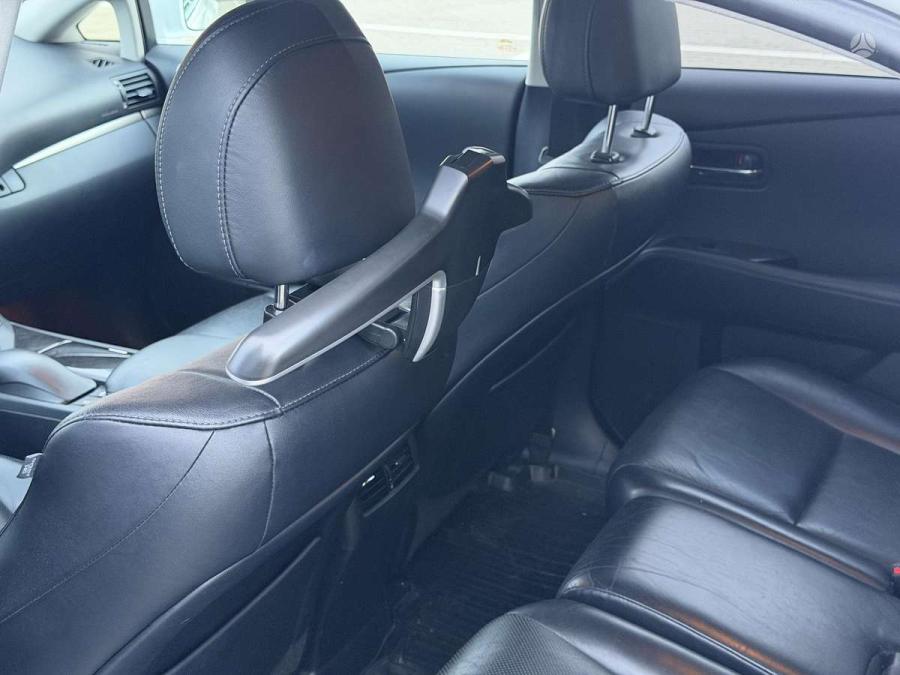 Balts Lexus RX 450h 2013 Rīga, ar dzinēja tilpumu 3.50 L un nobraukumu 145 tūkst. km par 16490 €, foto 14 vietnē AUTOMOTO.COM.LV