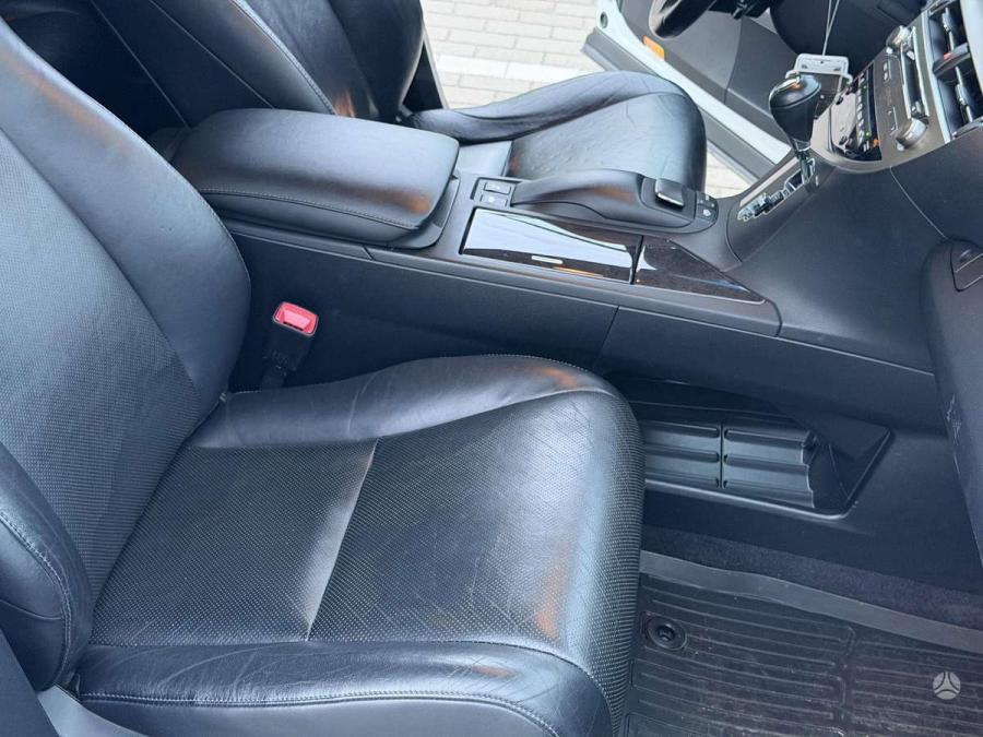 Balts Lexus RX 450h 2013 Rīga, ar dzinēja tilpumu 3.50 L un nobraukumu 145 tūkst. km par 16490 €, foto 23 vietnē AUTOMOTO.COM.LV