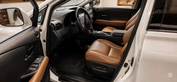 White Lexus RX 450h 2015 in Vilnius, with an engine capacity of 3.46 L and mileage of 170 thousand km for 19800 €, photo 9 on AUTOMOTO.COM.LV