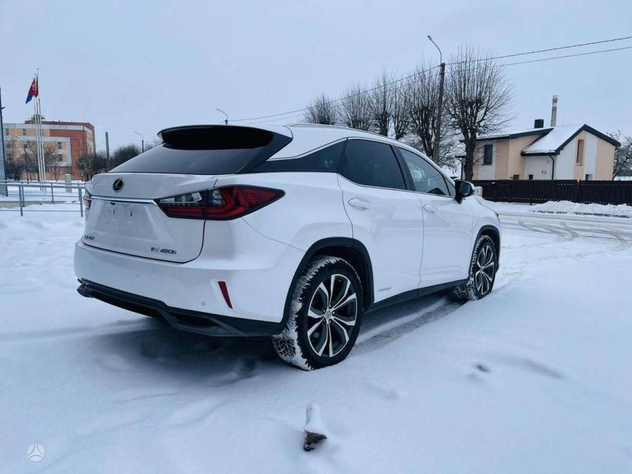 White Lexus RX 450h 2016 in Siauliai, with an engine capacity of 0.00 L and mileage of 193 thousand km for 24950 €, photo 5 on AUTOMOTO.COM.LV