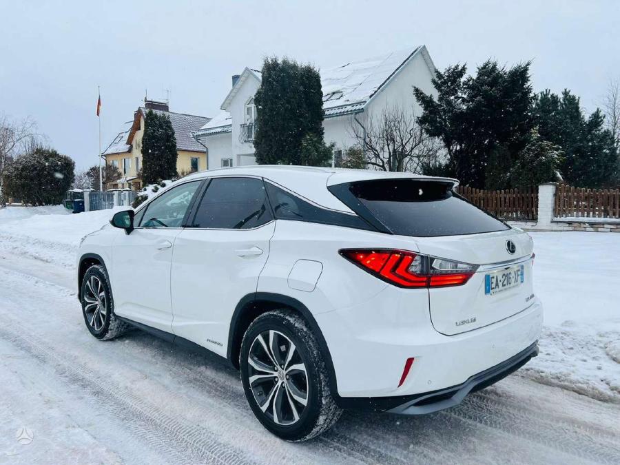 White Lexus RX 450h 2016 in Vilnius, with an engine capacity of 3.46 L and mileage of 184 thousand km for 24800 €, photo 3 on AUTOMOTO.COM.LV