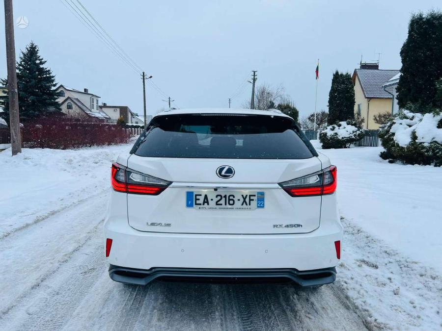 White Lexus RX 450h 2016 in Vilnius, with an engine capacity of 3.46 L and mileage of 184 thousand km for 24800 €, photo 8 on AUTOMOTO.COM.LV