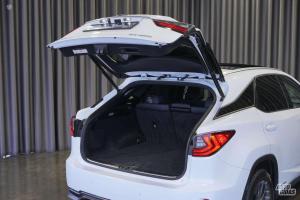 White Lexus RX 450h 2016 in Marijampole, with an engine capacity of 3.50 L and mileage of 103 thousand km for 32250 €, photo 15 on AUTOMOTO.COM.LV