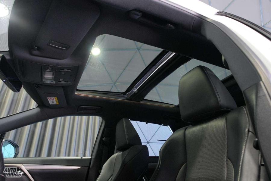 White Lexus RX 450h 2016 in Marijampole, with an engine capacity of 3.50 L and mileage of 103 thousand km for 32250 €, photo 29 on AUTOMOTO.COM.LV