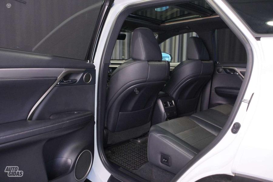 White Lexus RX 450h 2016 in Marijampole, with an engine capacity of 3.50 L and mileage of 103 thousand km for 32250 €, photo 33 on AUTOMOTO.COM.LV