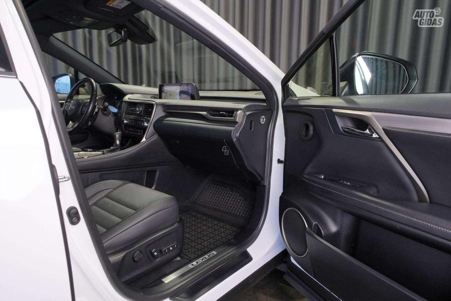 White Lexus RX 450h 2016 in Marijampole, with an engine capacity of 3.50 L and mileage of 103 thousand km for 32250 €, photo 36 on AUTOMOTO.COM.LV