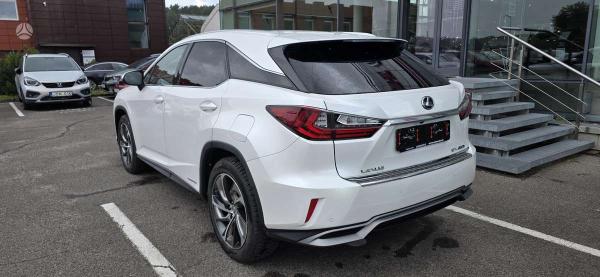 White Lexus RX 450h 2016 in Vilnius, with an engine capacity of 3.46 L and mileage of 119 thousand km for 31480 €, photo 5 on AUTOMOTO.COM.LV