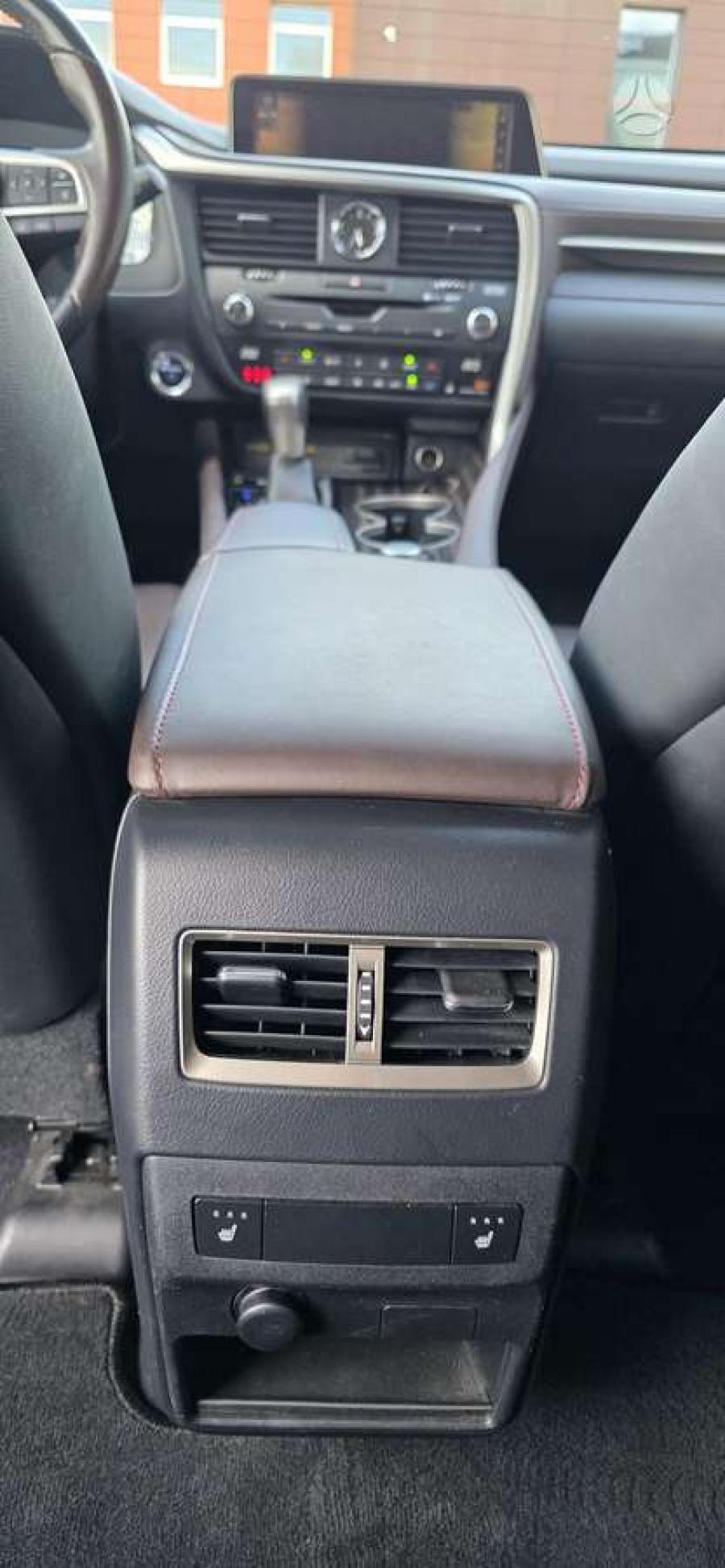 White Lexus RX 450h 2016 in Vilnius, with an engine capacity of 3.46 L and mileage of 119 thousand km for 31480 €, photo 32 on AUTOMOTO.COM.LV