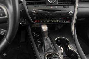Balts Lexus RX 450h 2016 Viļņa, ar dzinēja tilpumu 3.46 L un nobraukumu 191 tūkst. km par 25200 €, foto 21 vietnē AUTOMOTO.COM.LV