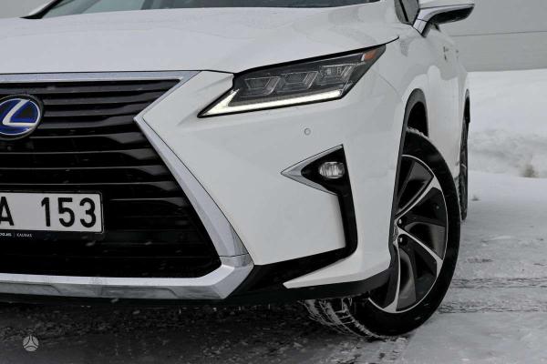Balts Lexus RX 450h 2017 Kretinga, ar dzinēja tilpumu 3.46 L un nobraukumu 300 tūkst. km par 21999 €, foto 5 vietnē AUTOMOTO.COM.LV
