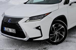White Lexus RX 450h 2017 in Kretinga, with an engine capacity of 3.50 L and mileage of 300 thousand km for 21999 €, photo 4 on AUTOMOTO.COM.LV