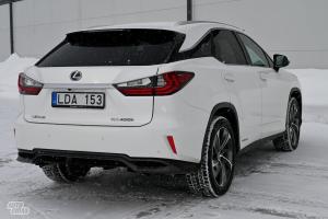 White Lexus RX 450h 2017 in Kretinga, with an engine capacity of 3.50 L and mileage of 300 thousand km for 21999 €, photo 6 on AUTOMOTO.COM.LV