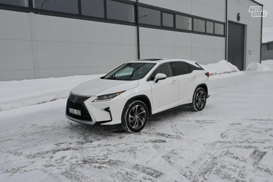 White Lexus RX 450h 2017 in Kretinga, with an engine capacity of 3.50 L and mileage of 300 thousand km for 21999 €, photo 11 on AUTOMOTO.COM.LV
