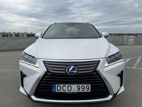 White Lexus RX 450h 2017 in Vilnius, with an engine capacity of 3.46 L and mileage of 93 thousand km for 30300 €, photo 3 on AUTOMOTO.COM.LV