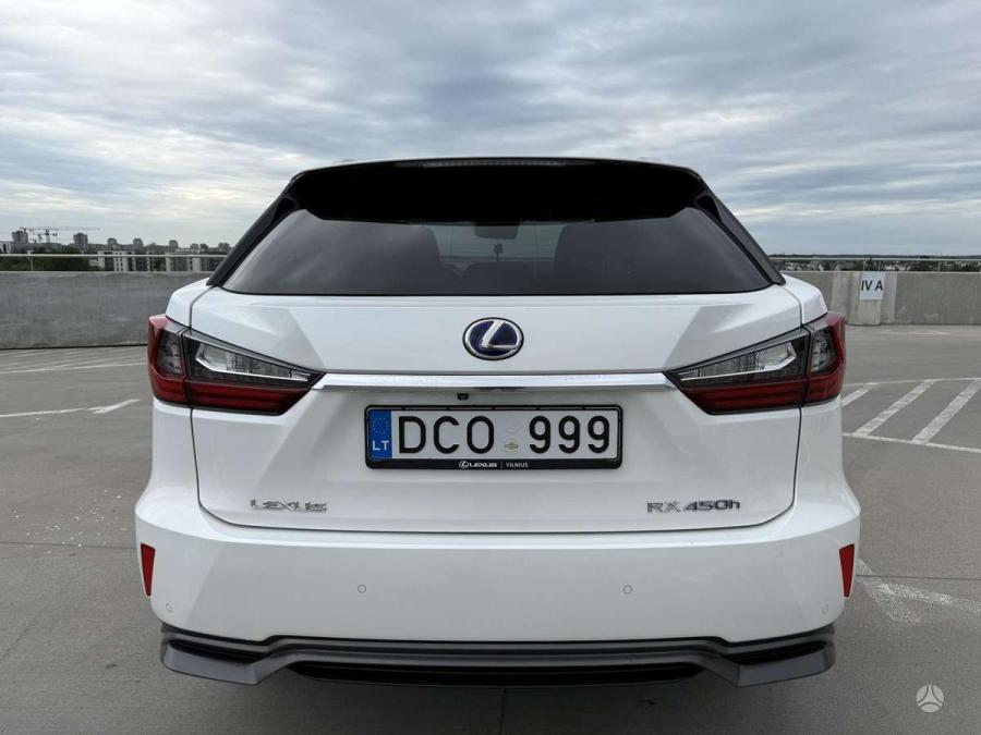 White Lexus RX 450h 2017 in Vilnius, with an engine capacity of 3.46 L and mileage of 93 thousand km for 30300 €, photo 5 on AUTOMOTO.COM.LV