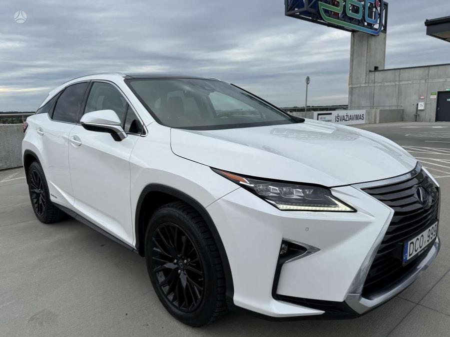 White Lexus RX 450h 2017 in Vilnius, with an engine capacity of 3.46 L and mileage of 93 thousand km for 30300 €, photo 10 on AUTOMOTO.COM.LV