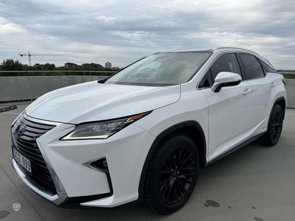 White Lexus RX 450h 2017 in Vilnius, with an engine capacity of 3.46 L and mileage of 93 thousand km for 30300 €, photo 10 on AUTOMOTO.COM.LV