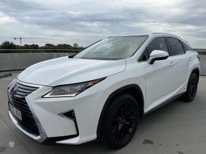 White Lexus RX 450h 2017 in Vilnius, with an engine capacity of 3.46 L and mileage of 93 thousand km for 30300 €, photo 11 on AUTOMOTO.COM.LV