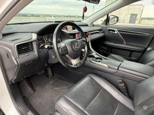 White Lexus RX 450h 2017 in Vilnius, with an engine capacity of 3.46 L and mileage of 93 thousand km for 30300 €, photo 13 on AUTOMOTO.COM.LV