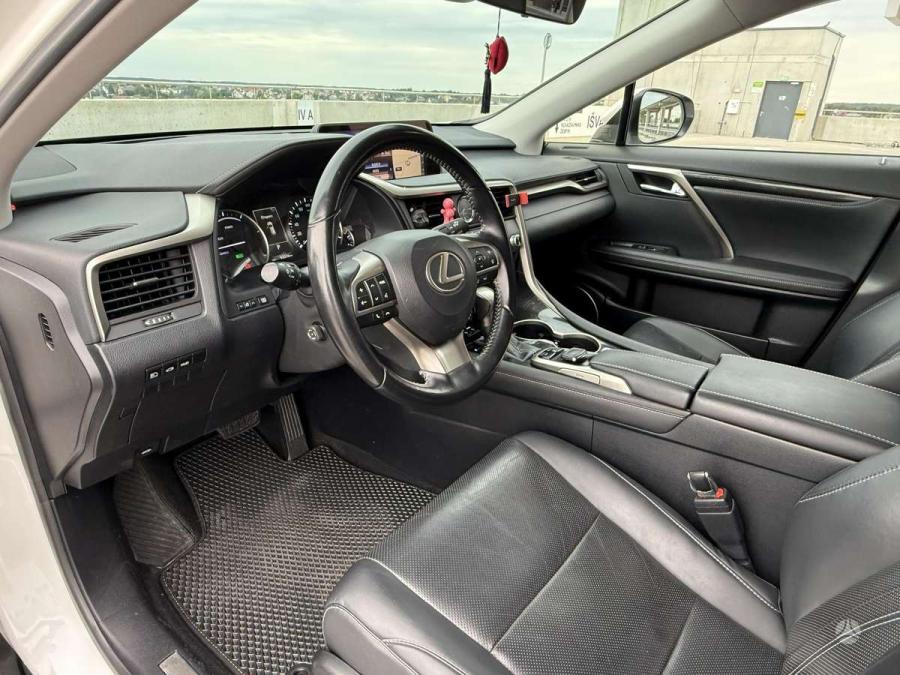 White Lexus RX 450h 2017 in Vilnius, with an engine capacity of 3.46 L and mileage of 93 thousand km for 30300 €, photo 13 on AUTOMOTO.COM.LV