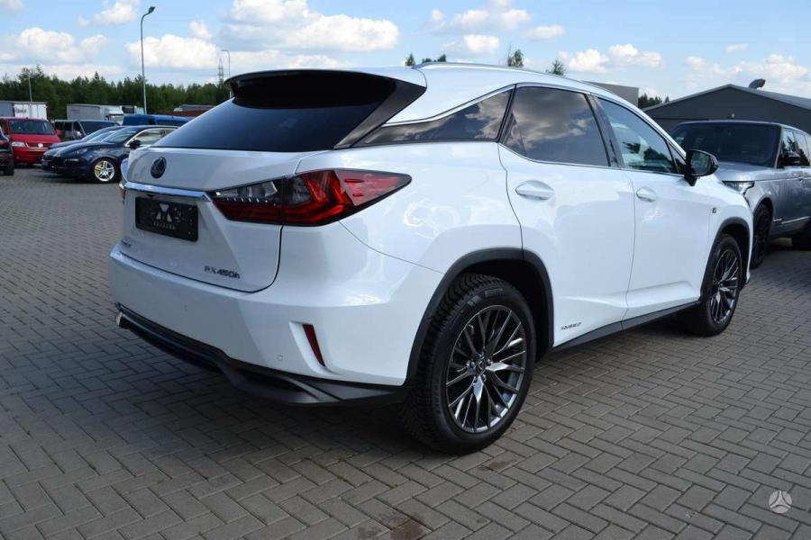 White Lexus RX 450h 2017 in Vilnius, with an engine capacity of 3.46 L and mileage of 154 thousand km for 31000 €, photo 8 on AUTOMOTO.COM.LV