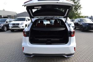 White Lexus RX 450h 2017 in Vilnius, with an engine capacity of 3.46 L and mileage of 154 thousand km for 31000 €, photo 10 on AUTOMOTO.COM.LV