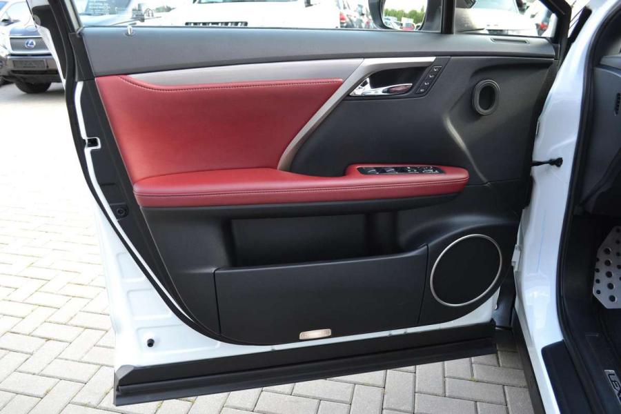 White Lexus RX 450h 2017 in Vilnius, with an engine capacity of 3.46 L and mileage of 154 thousand km for 31000 €, photo 12 on AUTOMOTO.COM.LV