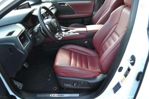 White Lexus RX 450h 2017 in Vilnius, with an engine capacity of 3.46 L and mileage of 154 thousand km for 31000 €, photo 13 on AUTOMOTO.COM.LV