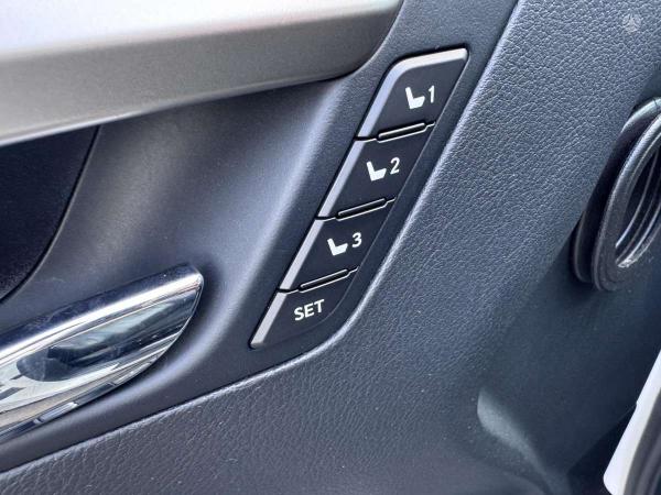 Balts Lexus RX 450h 2017 Viļņa, ar dzinēja tilpumu 3.50 L un nobraukumu 93 tūkst. km par 29950 €, foto 10 vietnē AUTOMOTO.COM.LV