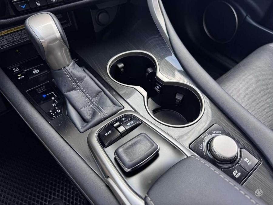 Balts Lexus RX 450h 2017 Viļņa, ar dzinēja tilpumu 3.50 L un nobraukumu 93 tūkst. km par 29950 €, foto 29 vietnē AUTOMOTO.COM.LV