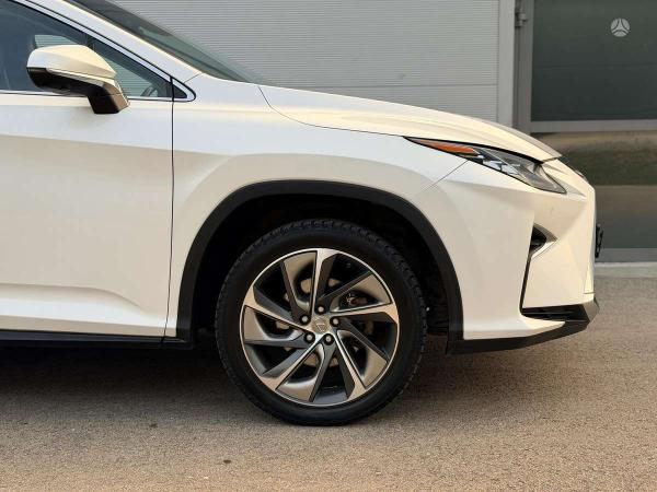Lexus RX 450h 2017 Utena vietnē Balts Lexus RX 450h 2017 Utena, ar dzinēja tilpumu 3.46 L un nobraukumu 331 tūkst. km par 23550 €, foto 10 vietnē AUTOMOTO.COM.LV