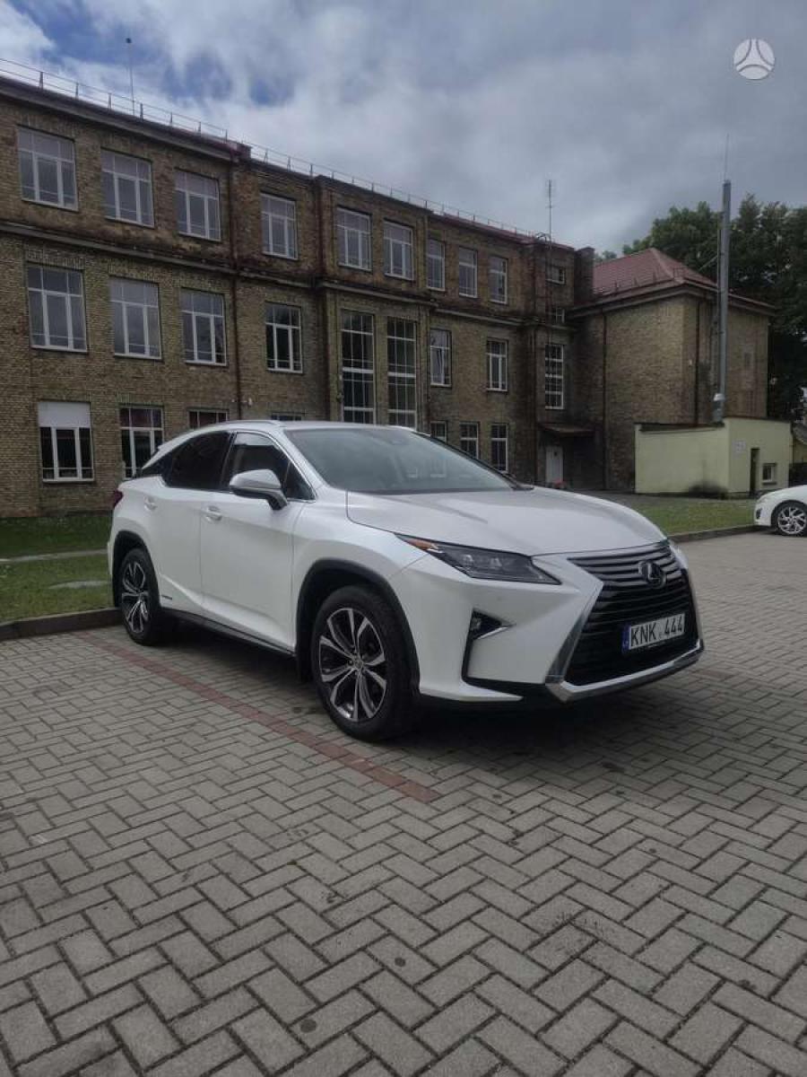 White Lexus RX 450h 2018 in Joniskis, with an engine capacity of 3.46 L and mileage of 115 thousand km for 29700 €, photo 1 on AUTOMOTO.COM.LV