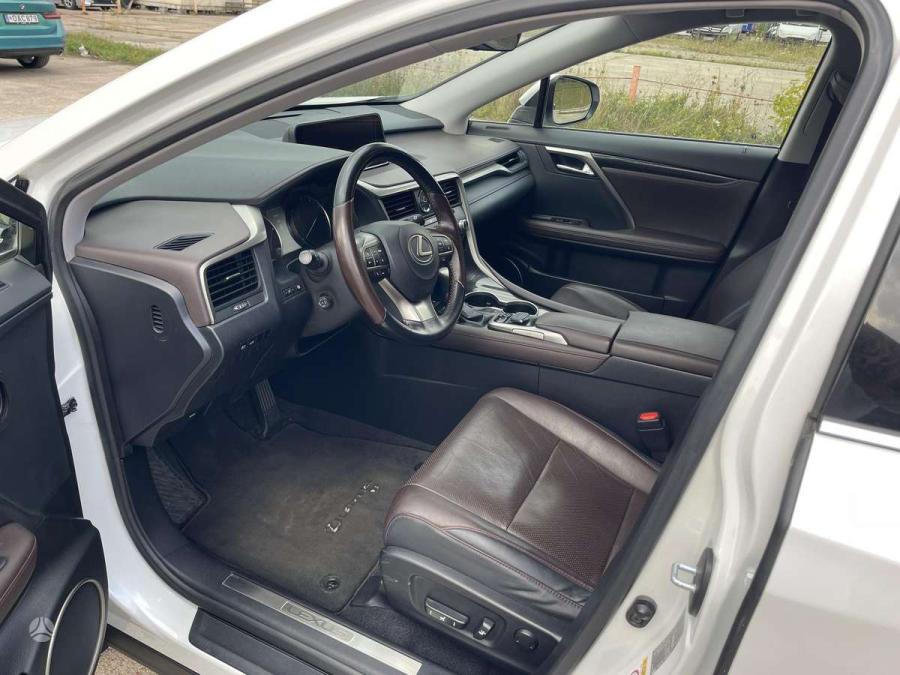 Balts Lexus RX 450h 2018 Viļņa, ar dzinēja tilpumu 3.46 L un nobraukumu 197 tūkst. km par 28900 €, foto 9 vietnē AUTOMOTO.COM.LV
