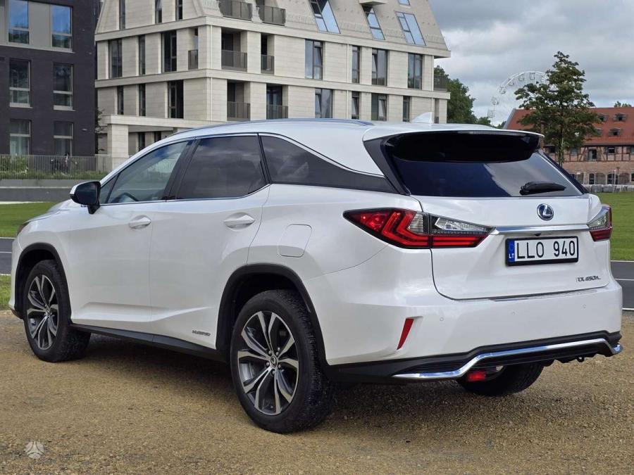White Lexus RX 450h 2019 in Klaipeda, with an engine capacity of 3.46 L and mileage of 123 thousand km for 27700 €, photo 5 on AUTOMOTO.COM.LV