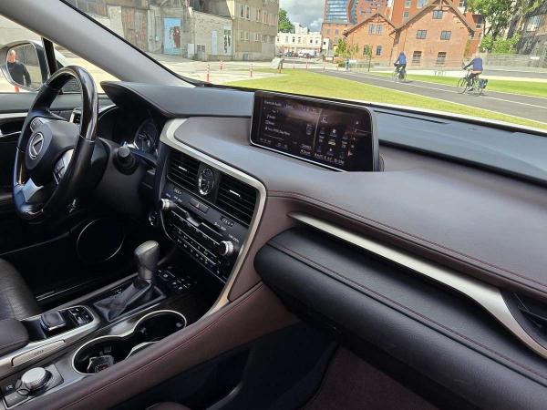 Balts Lexus RX 450h 2019 Klaipėda, ar dzinēja tilpumu 3.46 L un nobraukumu 123 tūkst. km par 27700 €, foto 8 vietnē AUTOMOTO.COM.LV