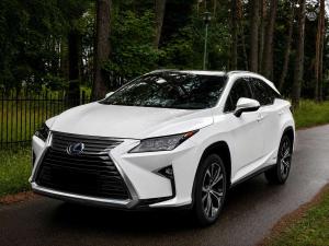 White Lexus RX 450h 2019 in Vilnius, with an engine capacity of 3.46 L and mileage of 347 thousand km for 23700 €, photo 3 on AUTOMOTO.COM.LV