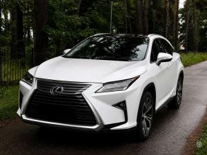 White Lexus RX 450h 2019 in Vilnius, with an engine capacity of 3.46 L and mileage of 347 thousand km for 23700 €, photo 4 on AUTOMOTO.COM.LV