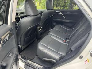 White Lexus RX 450h 2019 in Vilnius, with an engine capacity of 3.46 L and mileage of 347 thousand km for 23700 €, photo 15 on AUTOMOTO.COM.LV