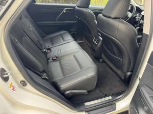 White Lexus RX 450h 2019 in Vilnius, with an engine capacity of 3.46 L and mileage of 347 thousand km for 23700 €, photo 16 on AUTOMOTO.COM.LV