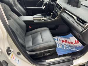 White Lexus RX 450h 2019 in Vilnius, with an engine capacity of 3.46 L and mileage of 347 thousand km for 23700 €, photo 17 on AUTOMOTO.COM.LV