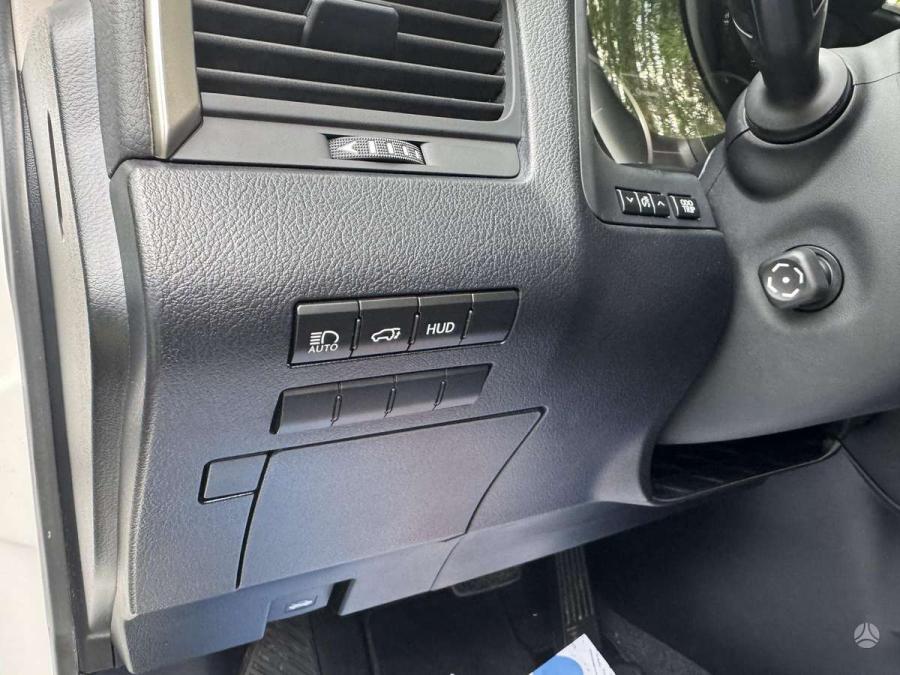 White Lexus RX 450h 2019 in Vilnius, with an engine capacity of 3.46 L and mileage of 347 thousand km for 23700 €, photo 22 on AUTOMOTO.COM.LV
