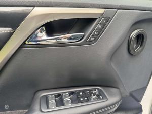 White Lexus RX 450h 2019 in Vilnius, with an engine capacity of 3.46 L and mileage of 347 thousand km for 23700 €, photo 23 on AUTOMOTO.COM.LV