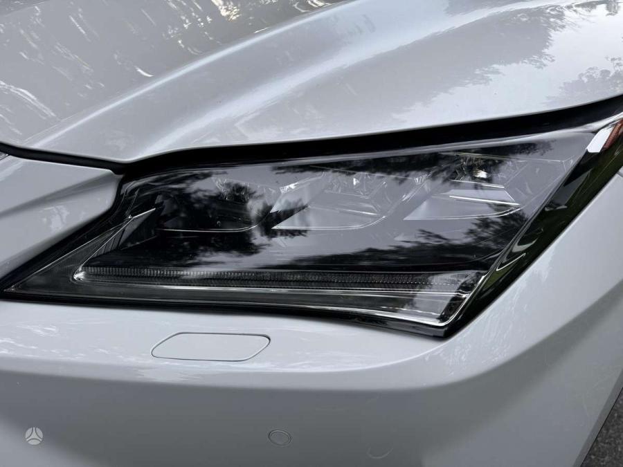 White Lexus RX 450h 2019 in Vilnius, with an engine capacity of 3.46 L and mileage of 347 thousand km for 23700 €, photo 37 on AUTOMOTO.COM.LV