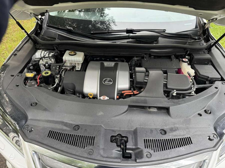 White Lexus RX 450h 2019 in Vilnius, with an engine capacity of 3.46 L and mileage of 347 thousand km for 23700 €, photo 38 on AUTOMOTO.COM.LV