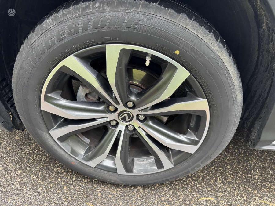 White Lexus RX 450h 2019 in Vilnius, with an engine capacity of 3.46 L and mileage of 347 thousand km for 23700 €, photo 39 on AUTOMOTO.COM.LV