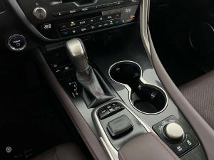 Белый Лексус RX 450h 2019 в Вильнюс, объемом двигателя 3.46 л и пробегом 139 тыс. км за 32900 €, фото 29 на AUTOMOTO.COM.LV