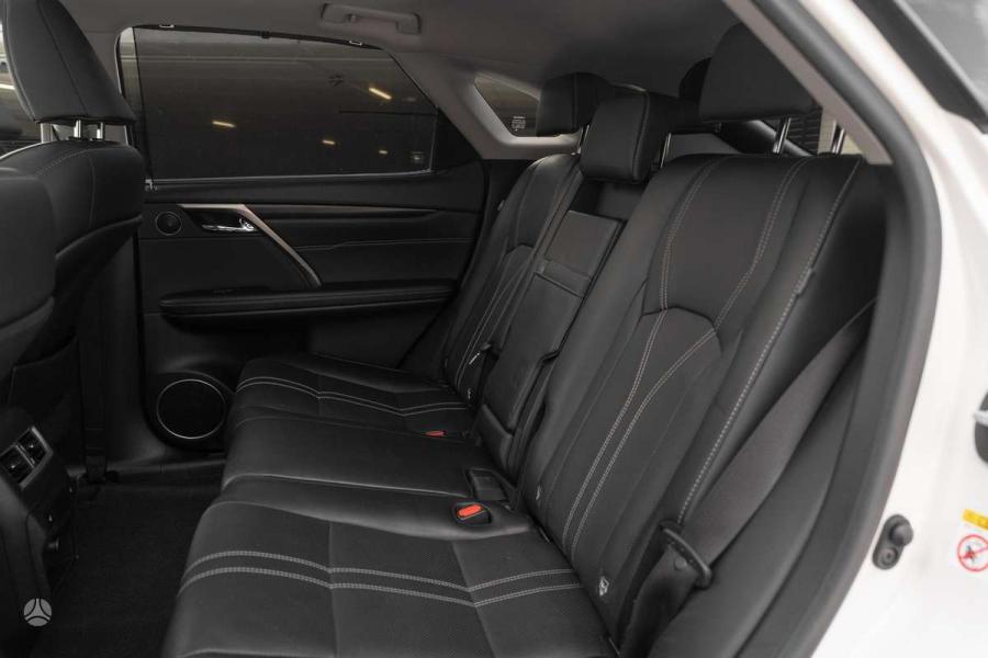 Balts Lexus RX 450h 2019 Viļņa, ar dzinēja tilpumu 3.46 L un nobraukumu 360 tūkst. km par 22900 €, foto 18 vietnē AUTOMOTO.COM.LV