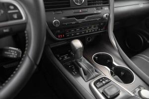 Balts Lexus RX 450h 2019 Viļņa, ar dzinēja tilpumu 3.46 L un nobraukumu 360 tūkst. km par 22900 €, foto 22 vietnē AUTOMOTO.COM.LV