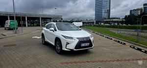 Белый Лексус RX 450h 2019 в Вильнюс, объемом двигателя 3.46 л и пробегом 313 тыс. км за 23750 €, фото 4 на AUTOMOTO.COM.LV