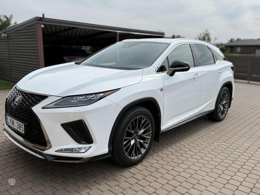 White Lexus RX 450h 2020 in Jonava, with an engine capacity of 3.46 L and mileage of 204 thousand km for 39500 €, photo 1 on AUTOMOTO.COM.LV